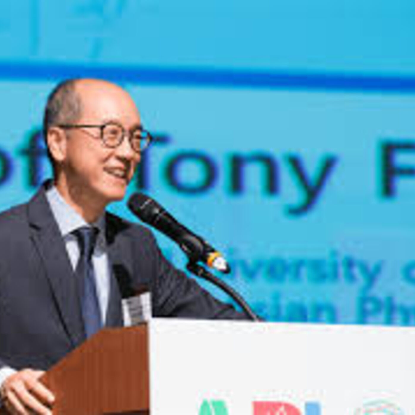 #161 - The Importance of Having a World View with Dr. Tony Chan