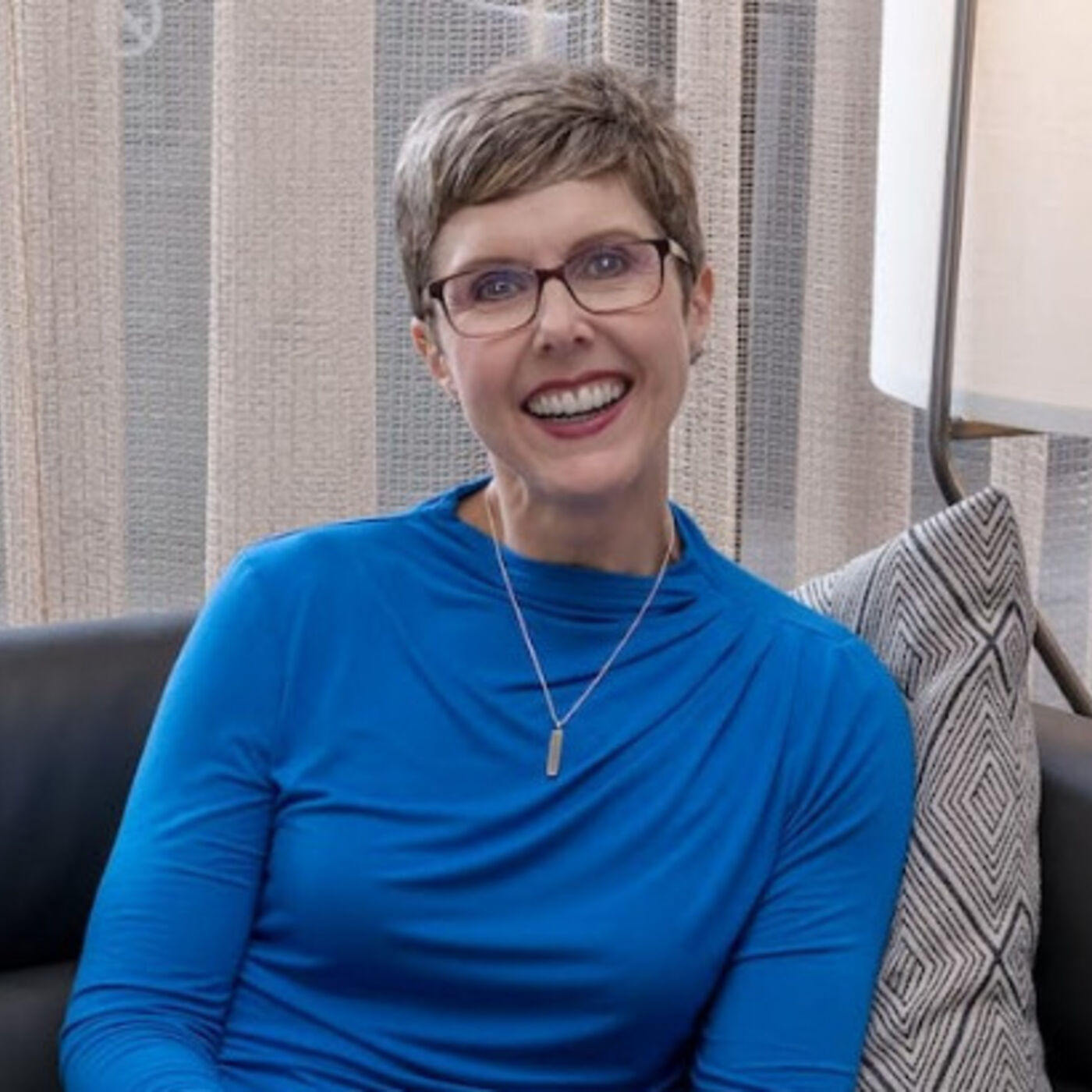 Navigating the Business Landscape w? Holly Fisher: From Journalism to ...
